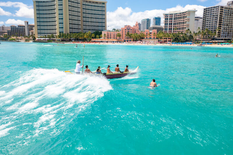 Outrigger Canoe Surfing - Sunset Magazine