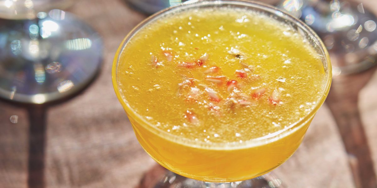 Saffron Grapefruit Fizz Recipe - Sunset Magazine