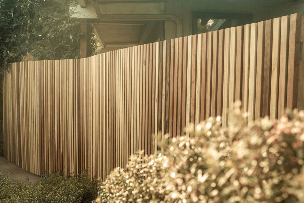 Here's How to Do the Wooden Slat Garden Trend Right – Sunset Magazine